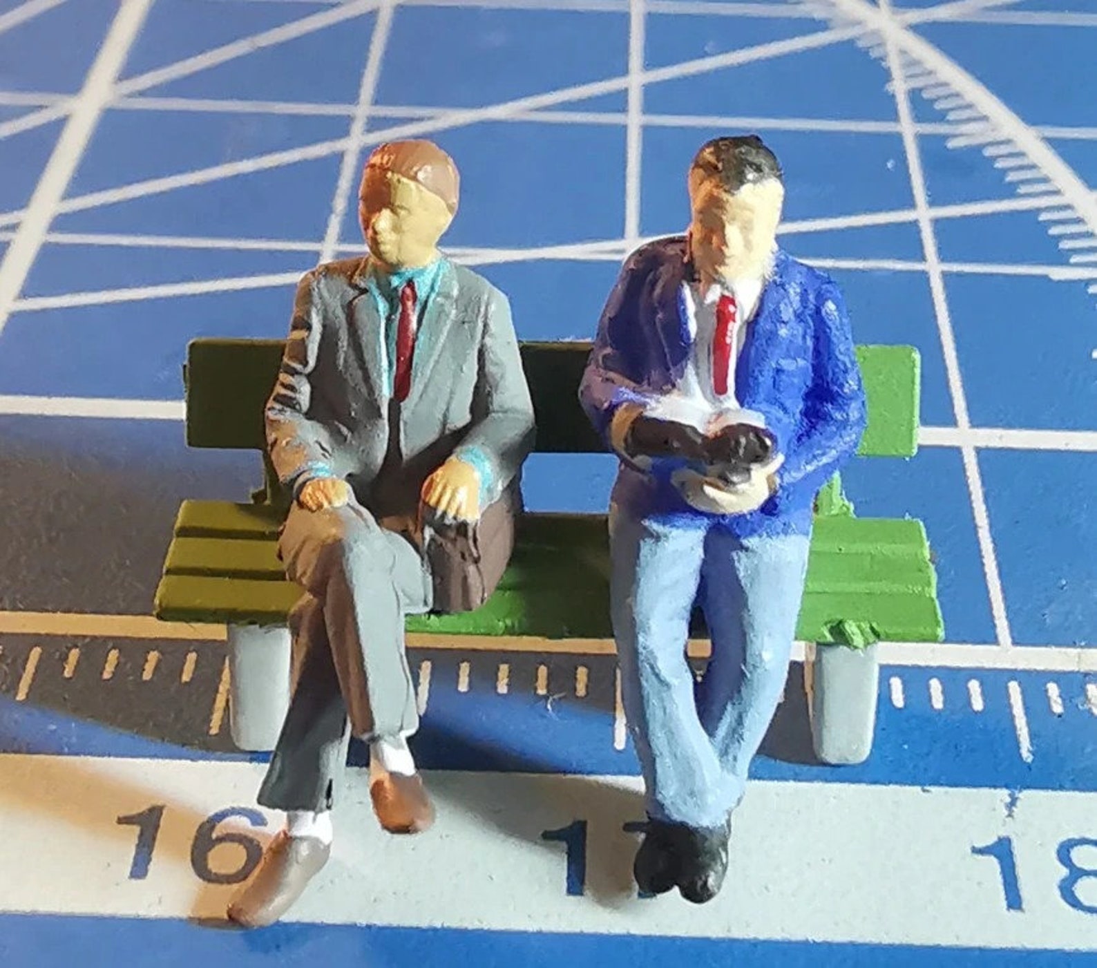 1/87 HO Scale 30pcs of Miniature Figures Standing & Seating - Etsy