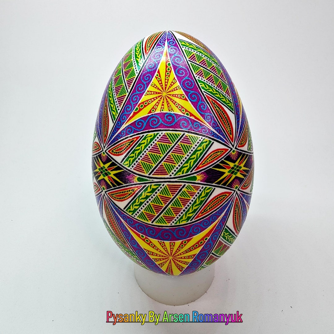 Pysanky Eggs. Ukrainian Pysanka Easter Egg. Hand Painted Goose Eggs ...