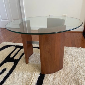 Mid Century Modern Round Radius End Table by Vladimir Kagan Walnut ...