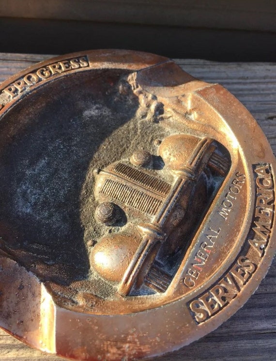 SALE - 1930's General Motors Vintage Ashtray "Who Ser… - Gem