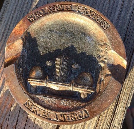 SALE - 1930's General Motors Vintage Ashtray "Who Ser… - Gem