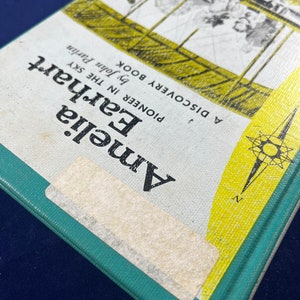 Amelia Earhart Pioneer in the Sky by John Parlin, A Discover Book 1962 ...