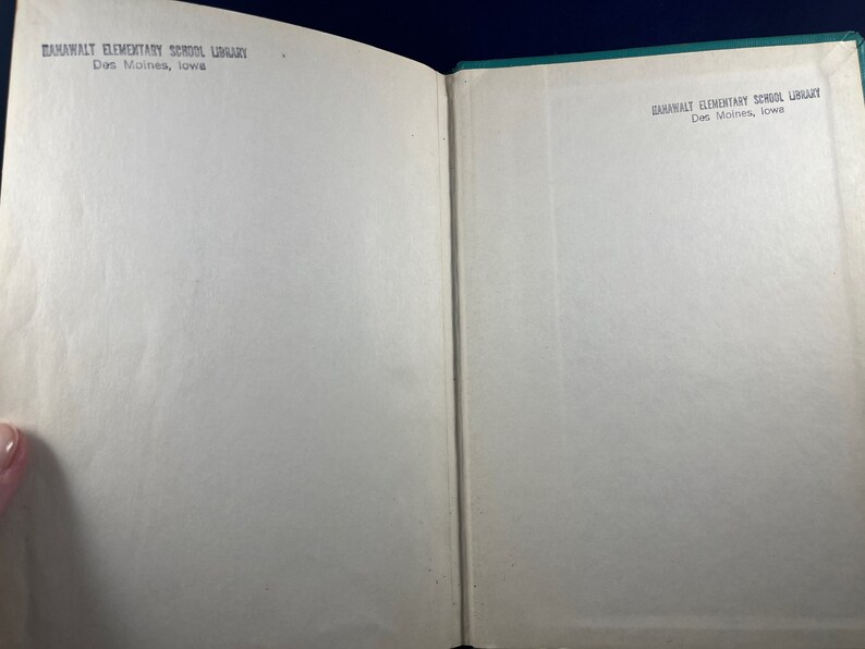 Amelia Earhart Pioneer in the Sky by John Parlin, A Discover Book 1962 ...