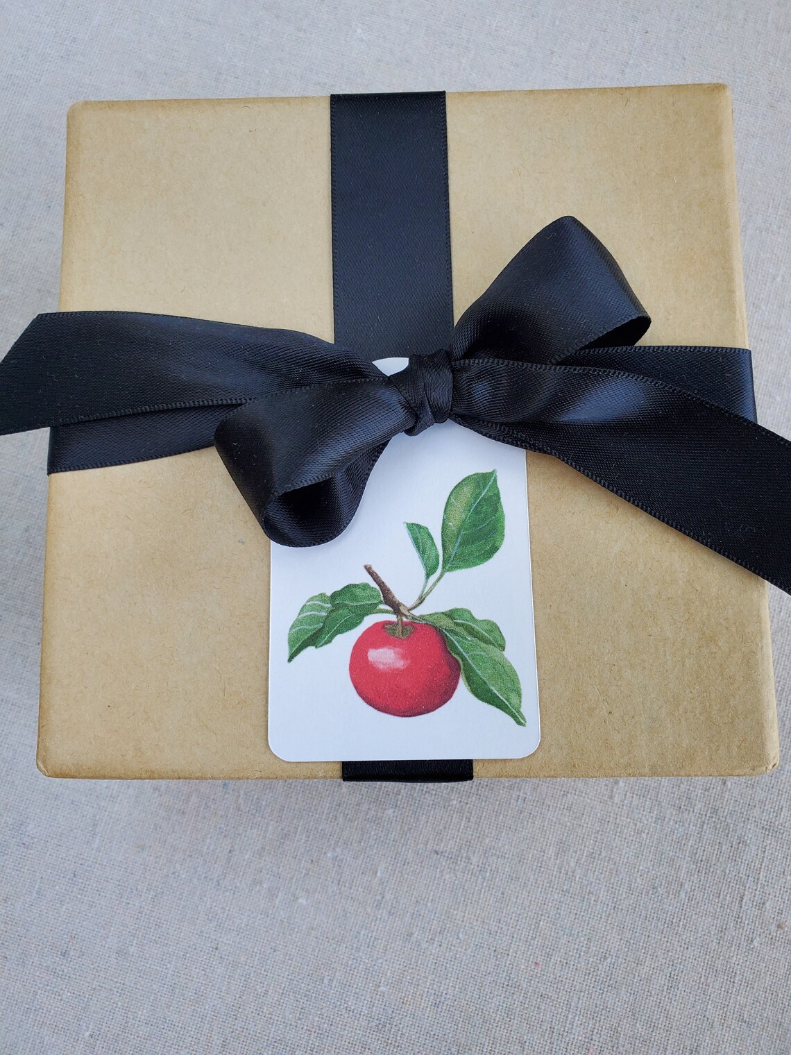 Apple Gift Tags, Set of 9, Original Watercolor Autumn Gift Bag Tags ...