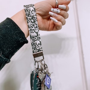 Alt/goth Keychain Wristlet Key Fob Horror Lanyard for Keys Car ...