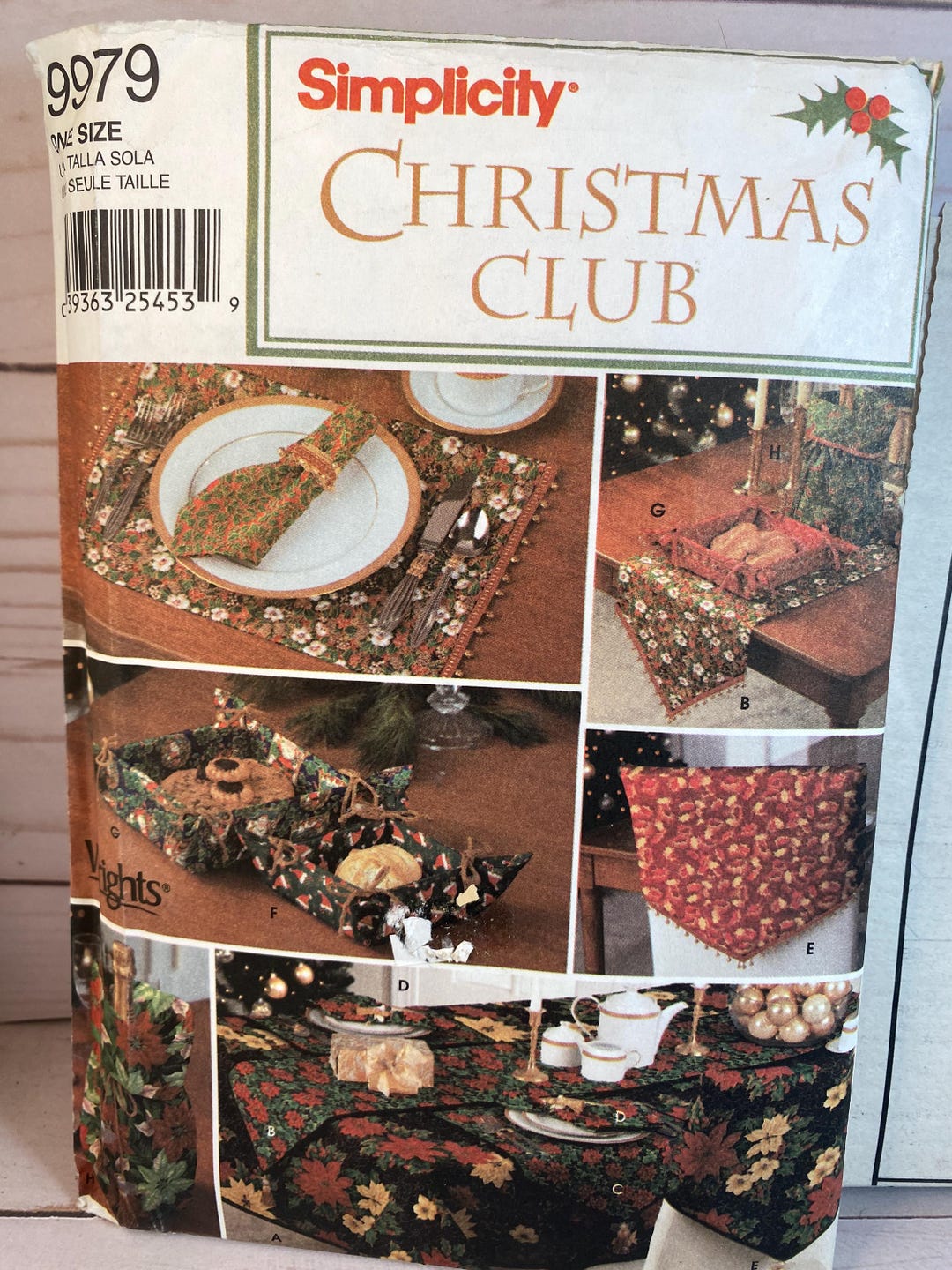 Simplicity 9979, Christmas Club, Xmas Table Runner, Napkins, Placemats ...
