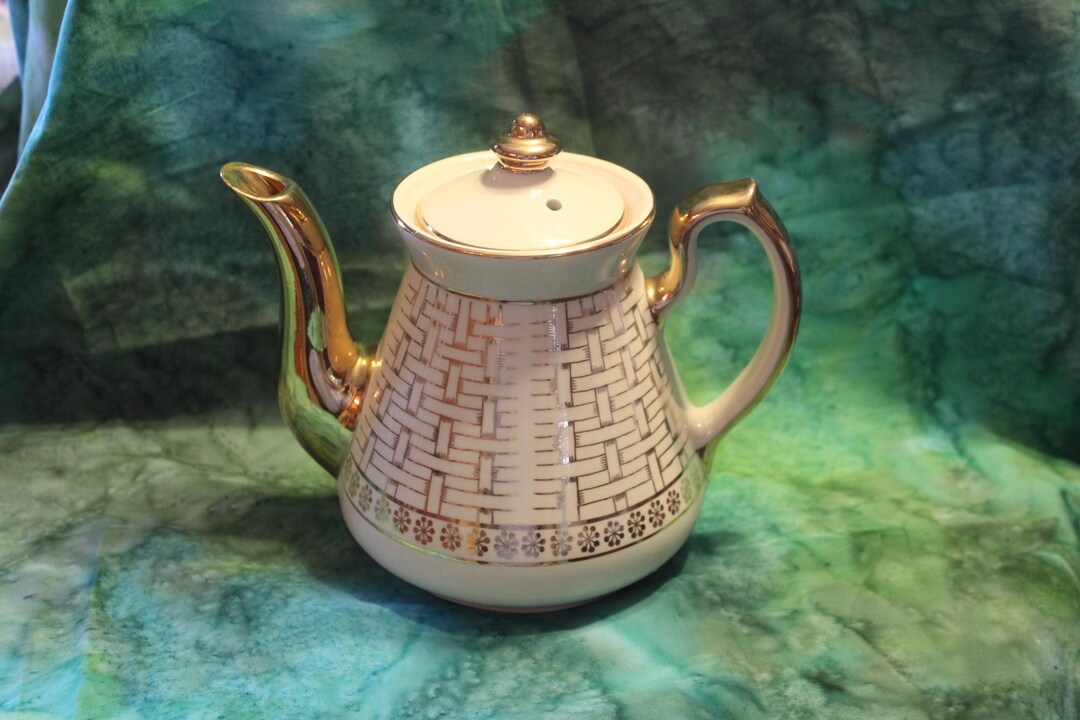 Vintage Hall Cream & Gold Basket Weave 6 Cup Tea Pot, Philadelphia - Etsy