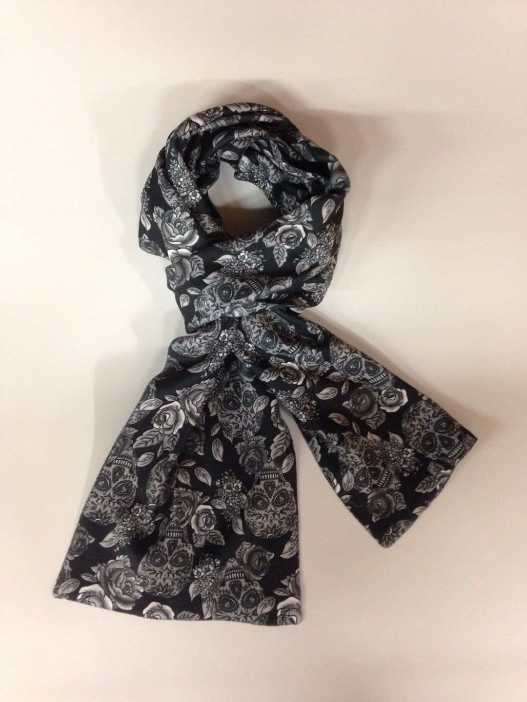 Fleece Scarf_skulls_this Fleece Scarf is Perfect for Keeping Warm This ...