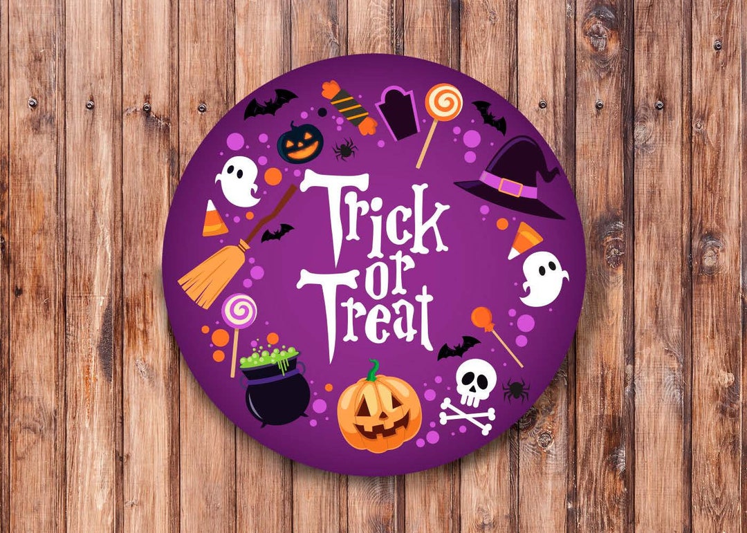 Trick or Treat Candies Wreath Sign - Etsy