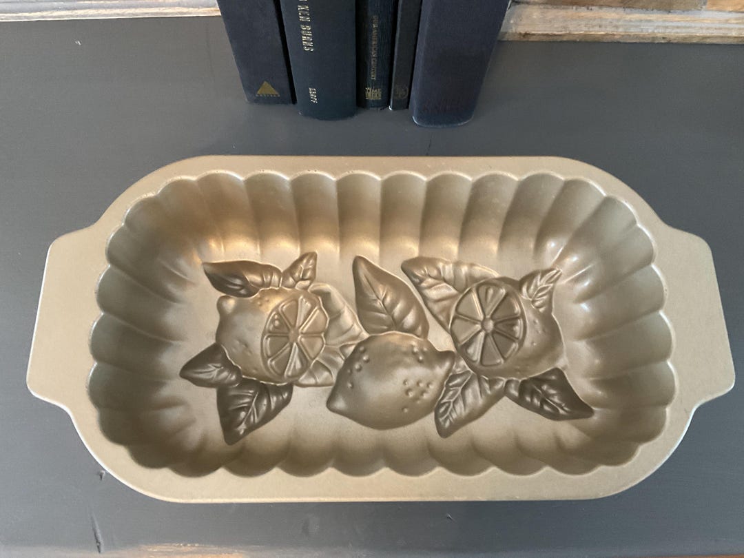 Nordic Ware Lemon Bread Pan, Made in USA, Bread Baking Pan, Lemon Motif ...
