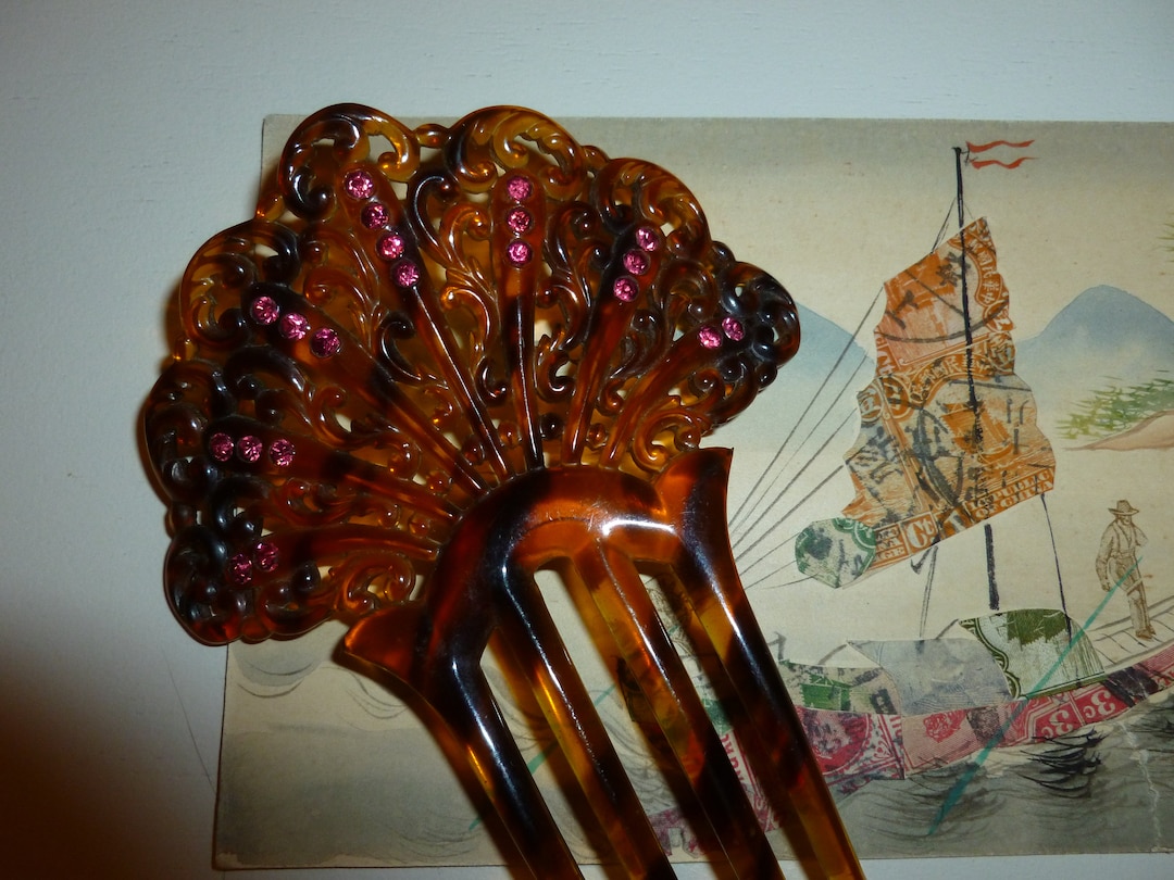 A Lovely Vintage Faux Tortoiseshell Hair Comb With Magenta Colored ...