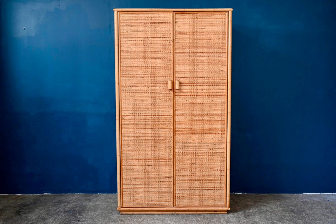 Armoire ou penderie en rotin et bois vintage shabby chic et bohème ...