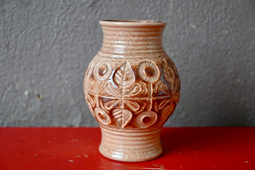 Sand Vase With Flowers by Wekara Keramik Vintage Chic and Boho Country ...