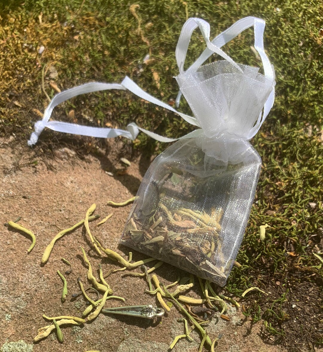 Protection Putsi - Etsy