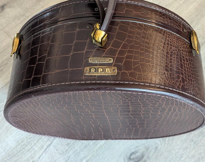 Vintage Samsonite Silhouette Round Hat Box , Hard Train Case Caramel ...