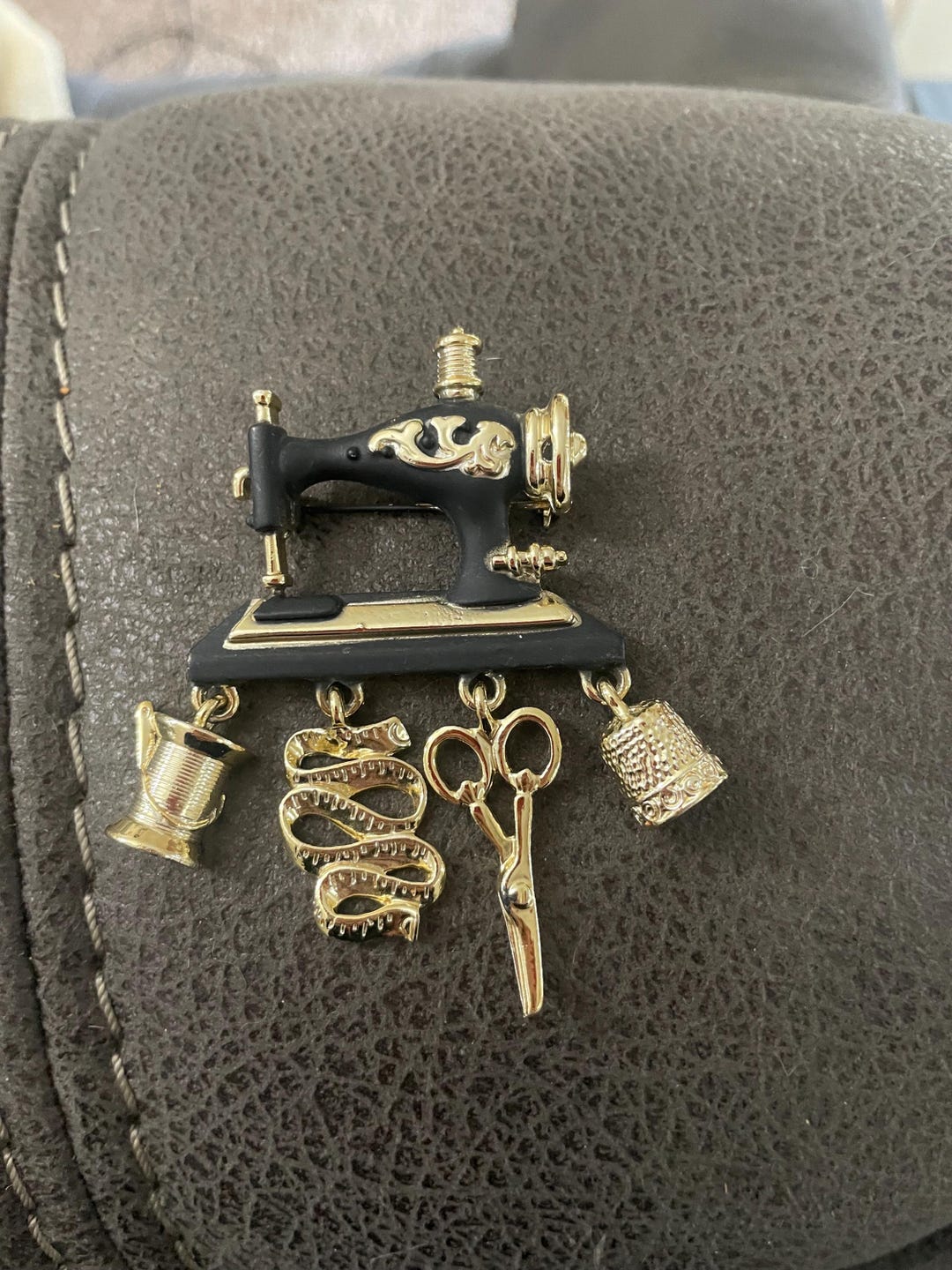 Danecraft Vintage Sewing Machine Brooch With Dangling Sewing Charms - Etsy