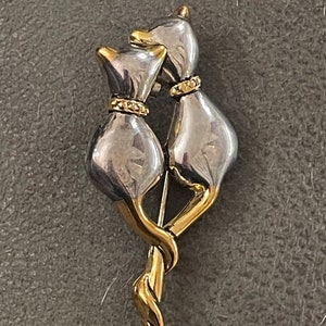 Cats With Interlocking Tails Two Tone Brooch - Etsy