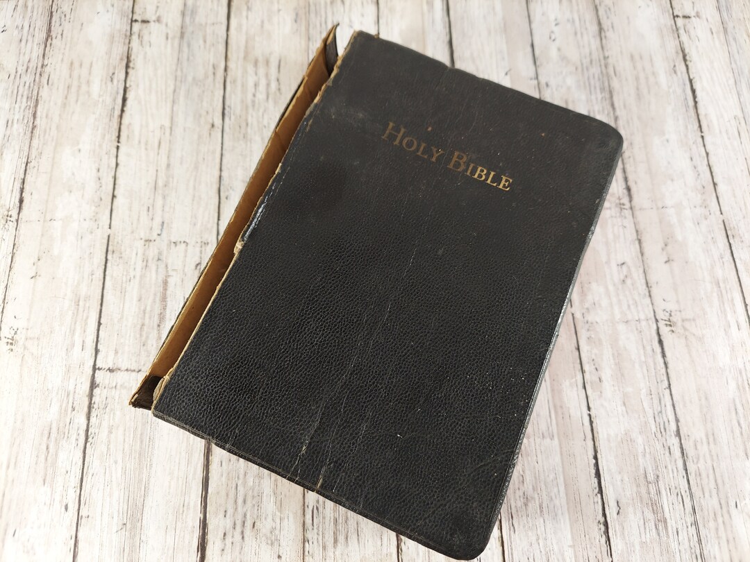 Vintage Holy Bible 1960s With Color Pictures Revised - Etsy
