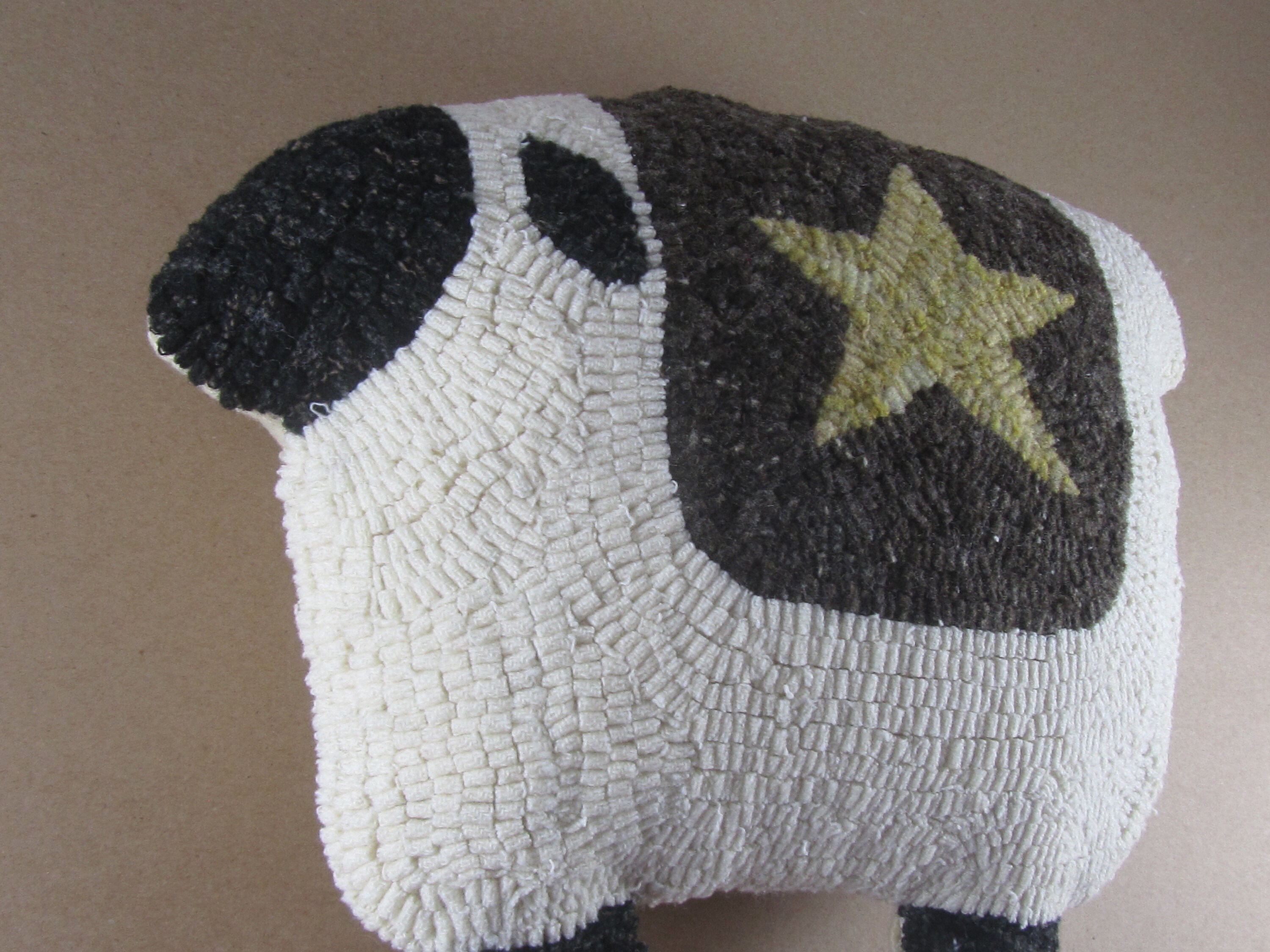 Hooked Rug Pattern for Primitive Sheep Pillow Full Size - Etsy
