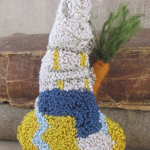 Punch Needle Pattern ~ Bunny on Easter Egg With Carrot - Punchneedle ...