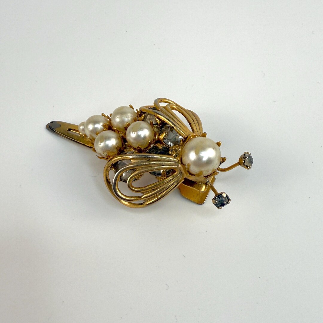 Vintage 1960s Vassar Bee Hair Clip | Gold Tone | Faux Pearls ...