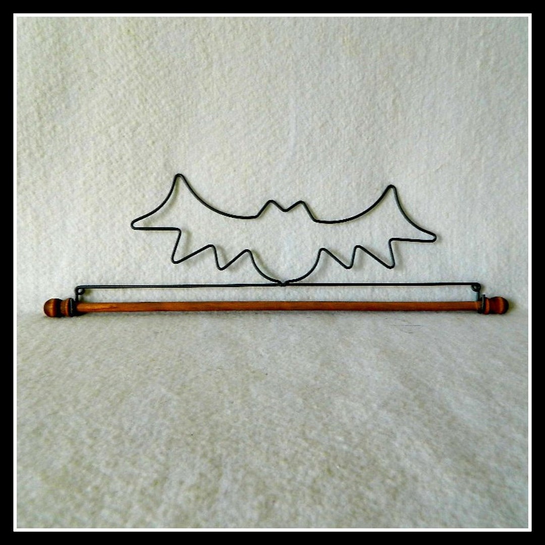 Halloween Bat Quilt Hanger ~ Gray Wire ~ 16 Inches Wide ~ Made in the ...