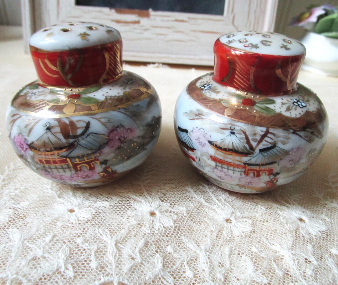 Vintage Japanese Geisha and Pagoda Salt and Pepper Set Hand Painted ...