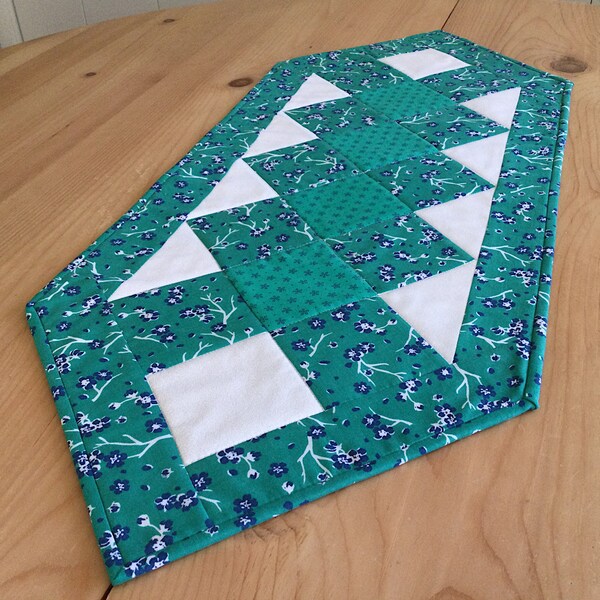 Table Runner Green - Etsy