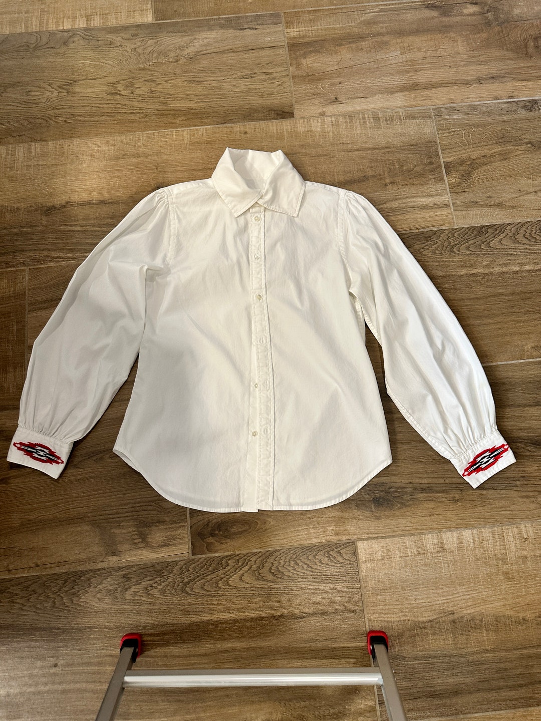Navajo Style, White Shirt With Puff Sleeves, Native American Designs on ...