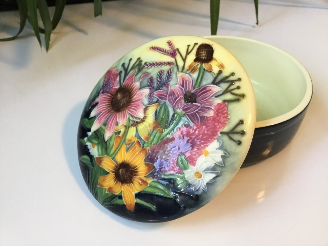 Adeline Porcellana Hand Painted Round Trinket Box - Etsy