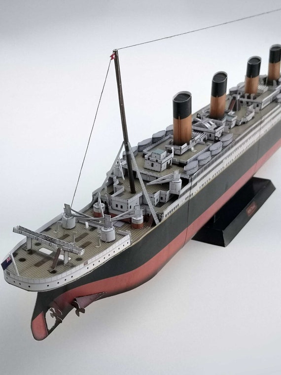 Paper Titanic