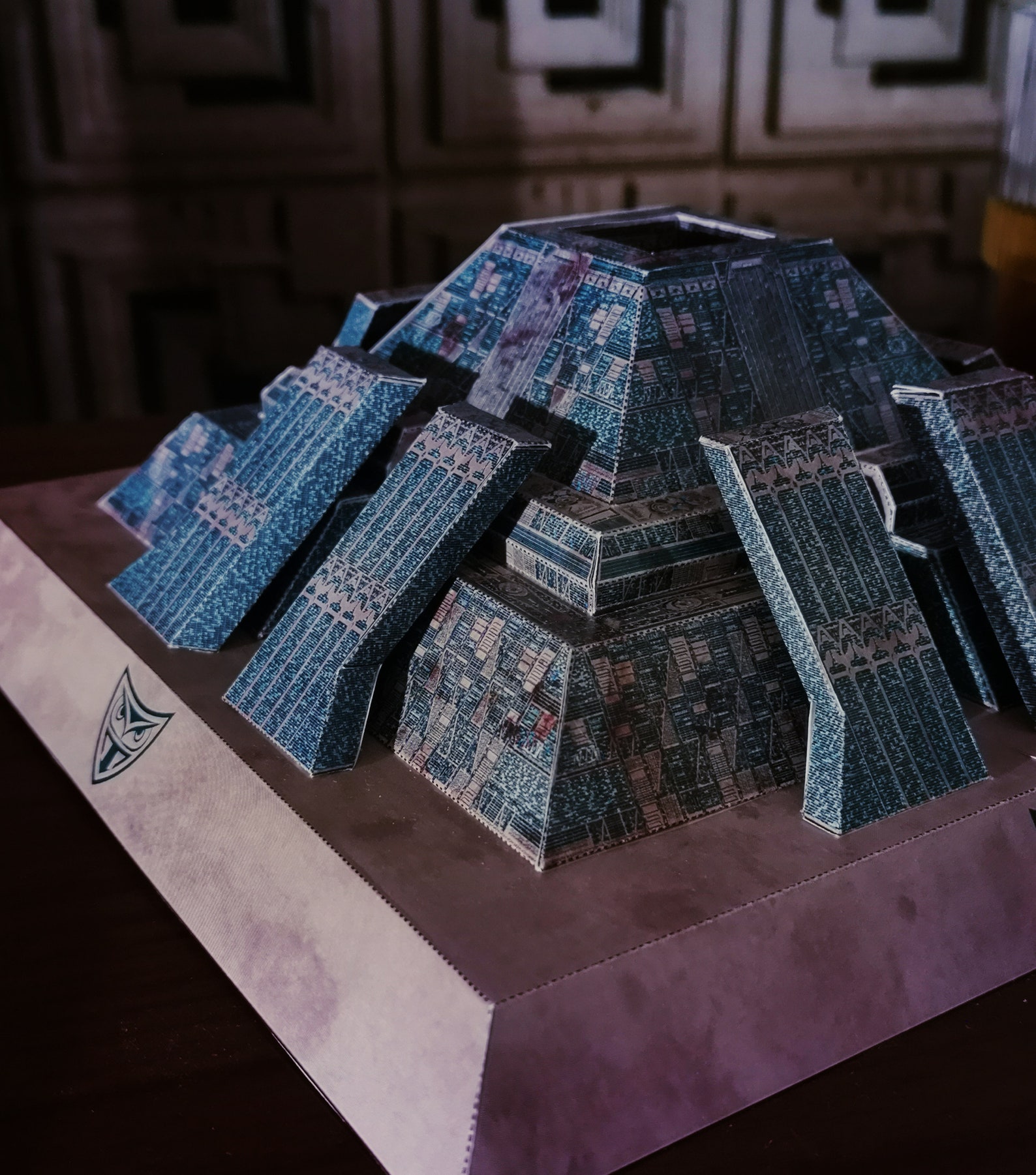Tyrell Corp. Building - Papercraft - Inspired by Blade Runner - VID ...