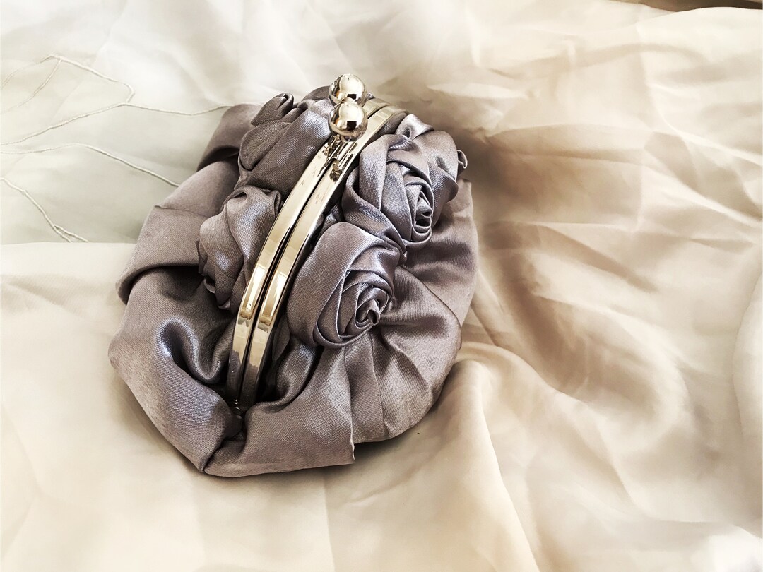 Fabulous Grey PURSE Handbag Big Fat Roses Fashion Accessory 2x Chain ...