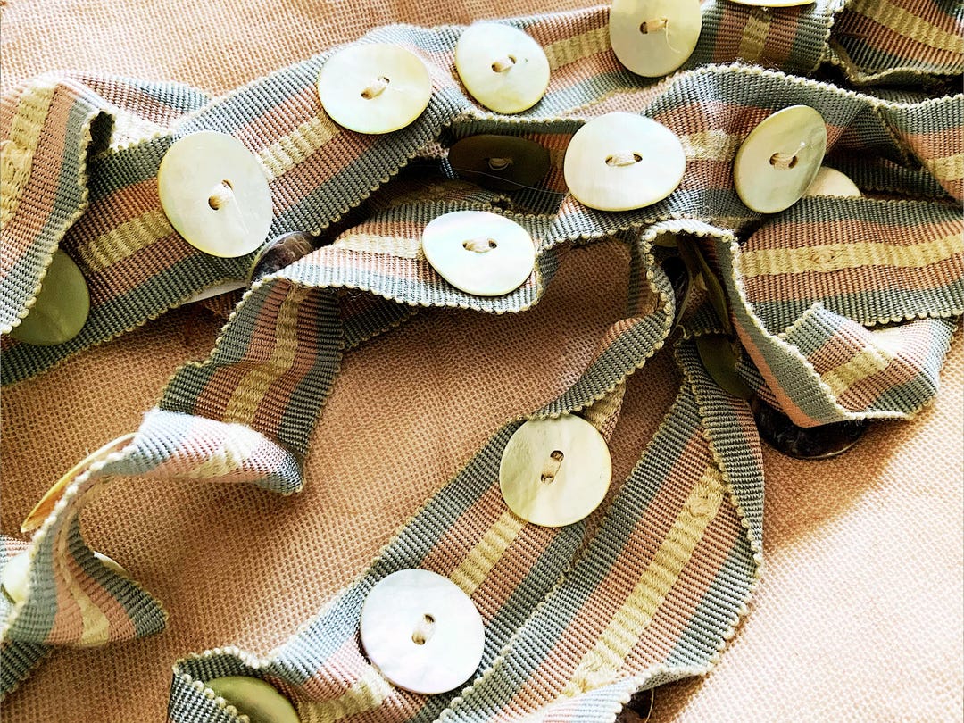 5 Vintage Mother of Pearl Shell Buttons on A Fabulous Petersham Tape - Etsy