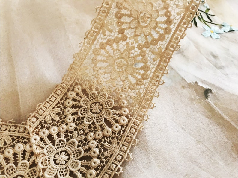 Vintage V-shaped Schiffli Lace Yoke Venise Lace Heavily | Etsy