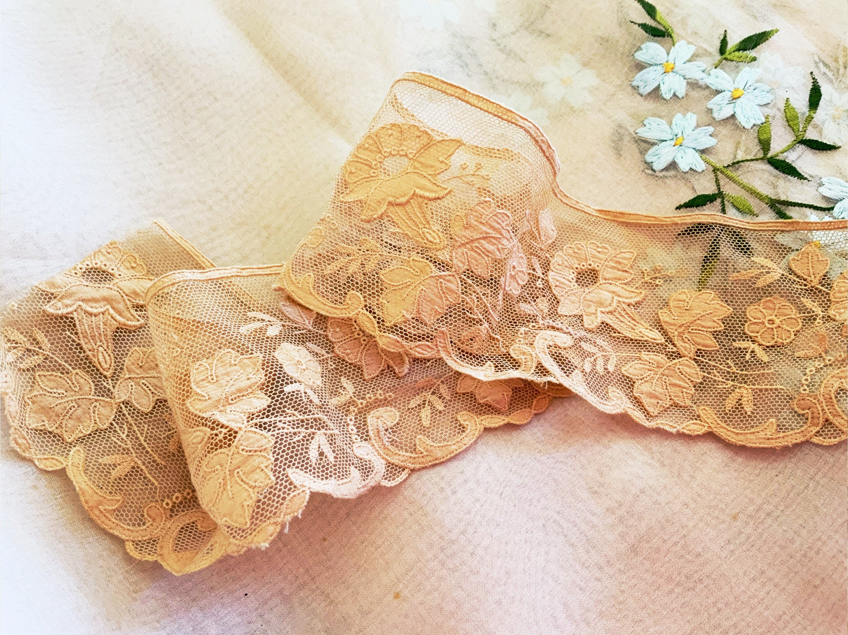 Lovely Vintage Tambour Lace Trim Ecru Tulle Lace Appliqu\u00e9 ...