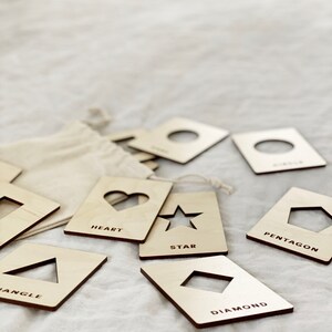 Minimal Wood 12 Shapes Flashcards - Etsy