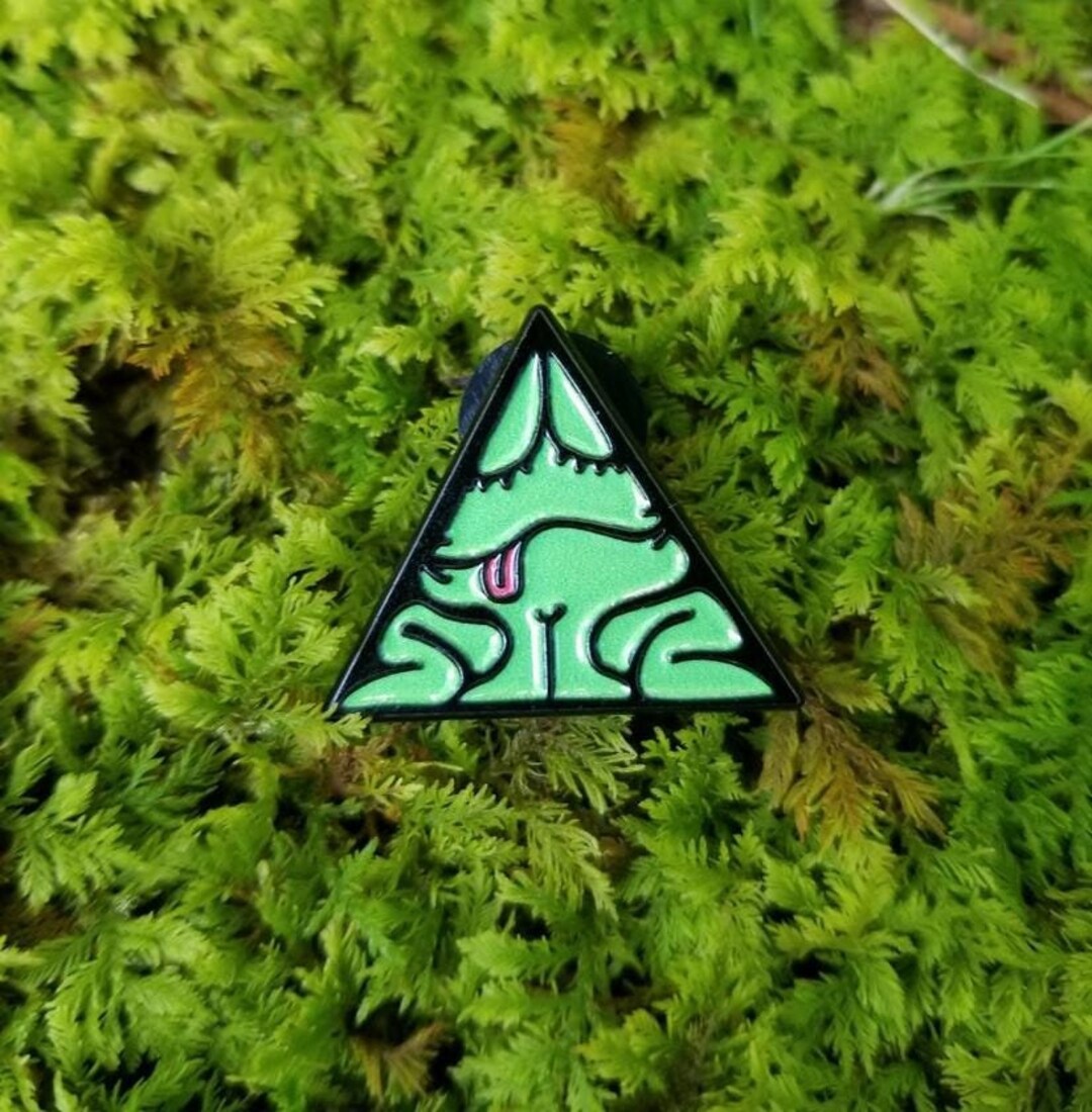 Triangle Frog Pin | Enamel Pins | Frog Pins | Toad Pins | Nature Enamel ...