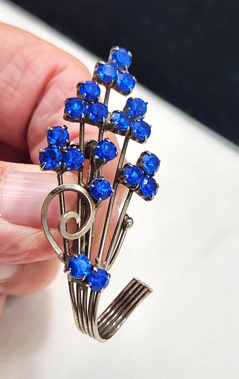 Blue Rhinestone Silver Metal Vintage 1950 Abstract Design Brooch ...