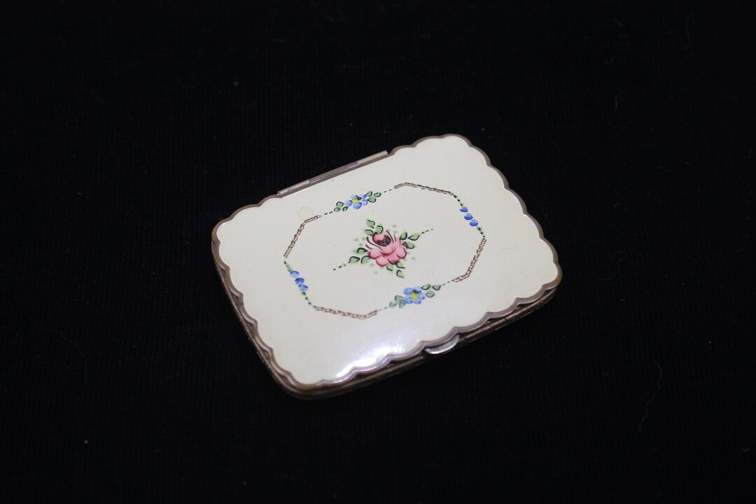 Make-up Compact, 1950-1960 Painted, Ornate Edge Rouge and Powder ...