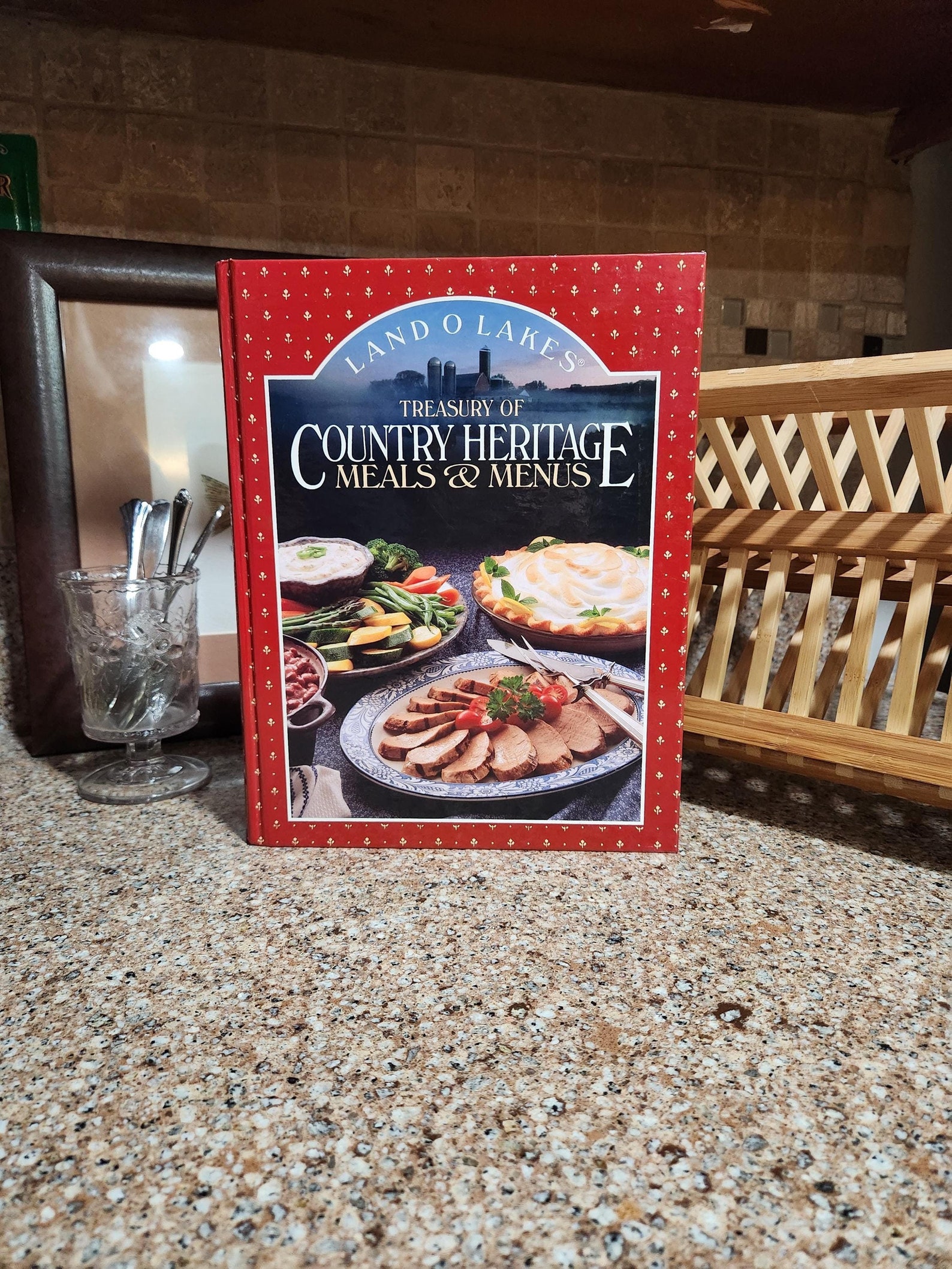Cookbook, Land O Lakes, Treasury of Country Heritage Meals & Menus ...