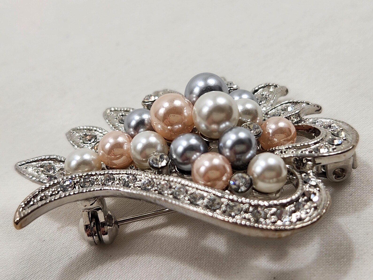 Brooch, Pin With Graduating Pearls Set With Rhinestones, Vintage 1990's ...