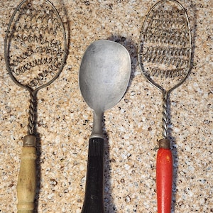 Primitive - Coiled Twisted Wire Whisks and Bonny Prod Ice Crean Spade ...