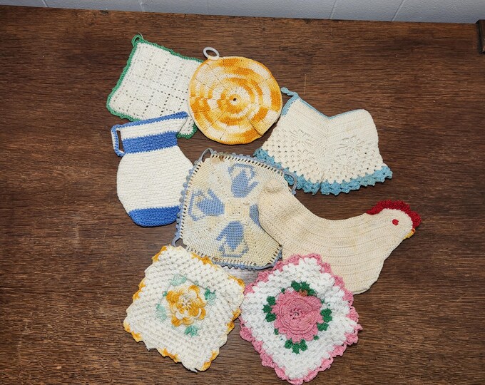 Handmade Crocheted 1940-50's Style Potholder, Pantaloon Flowers ...