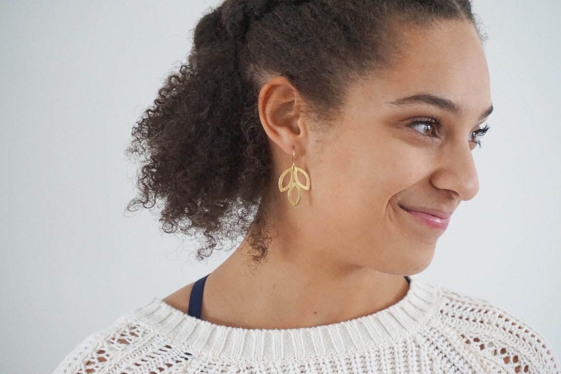 Matte Gold Leaf Textured Pendant Earrings - Etsy