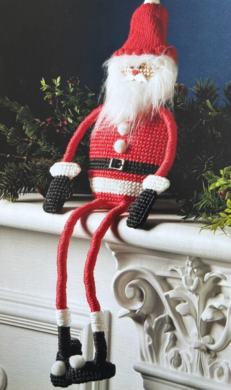 Plastic Canvas Pattern for 7 Count Canvas Cute Santa Shelf Sitter ...