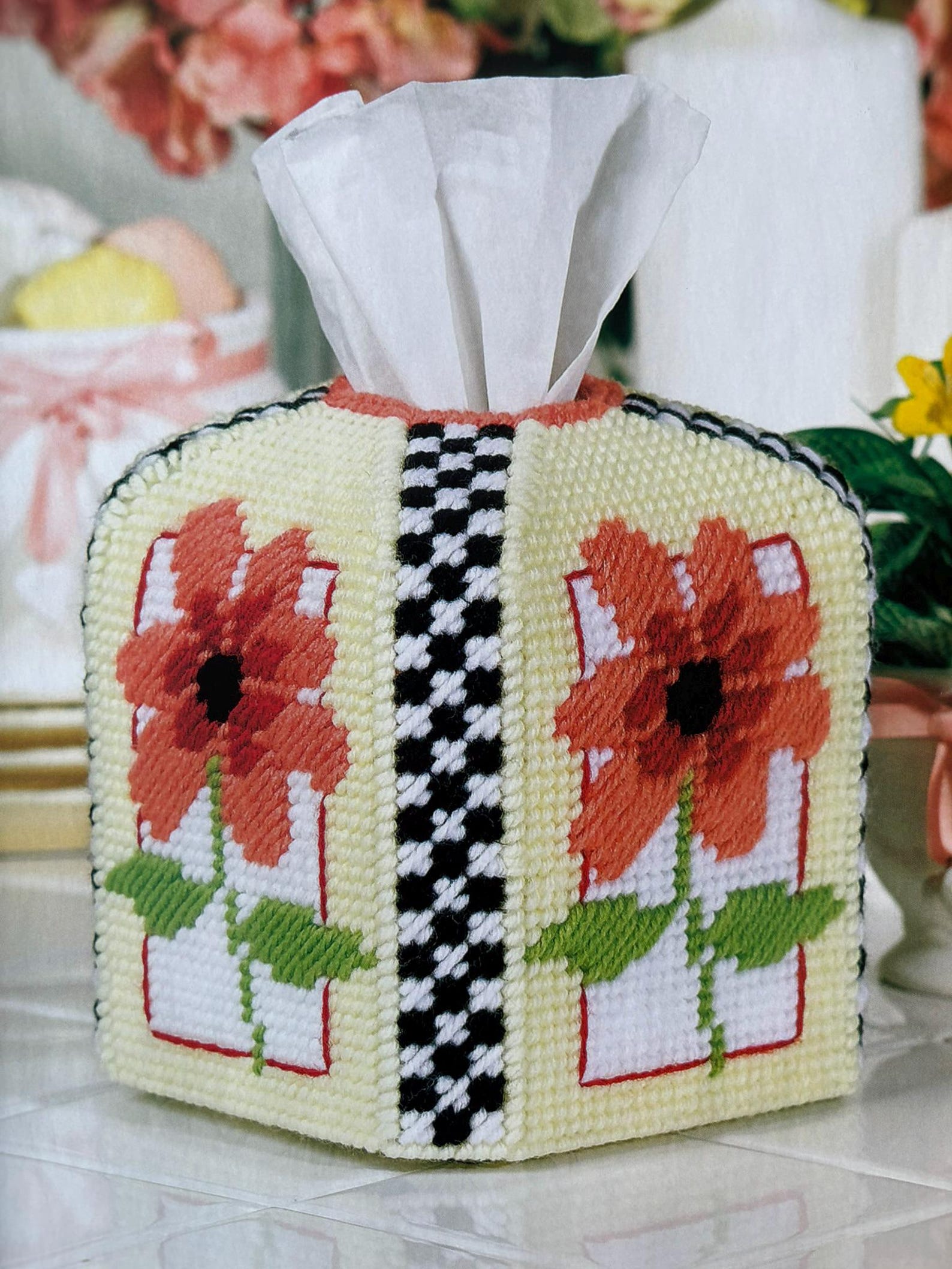 Plastic Canvas Pattern in 7 Count Soft Floral Daisy Boutique Tissue ...