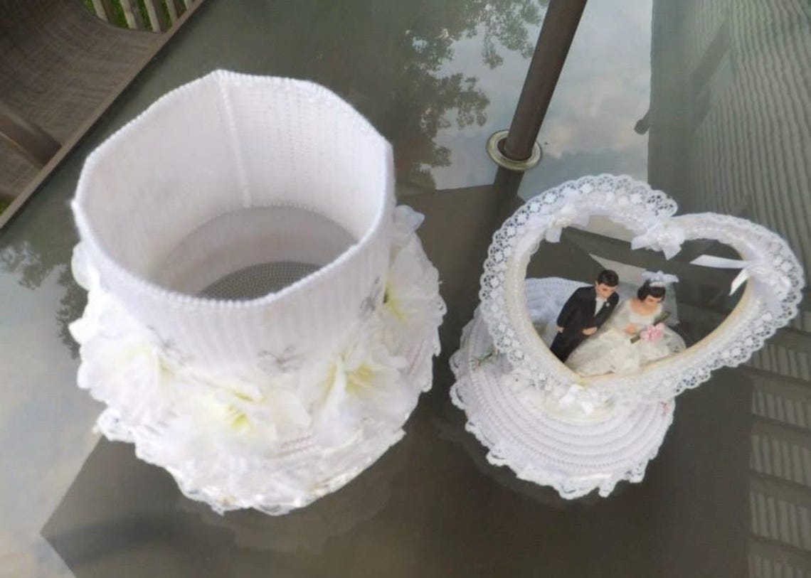 Plastic Canvas Pattern in 7 Count Wedding Cake Box Bride Groom Gift ...