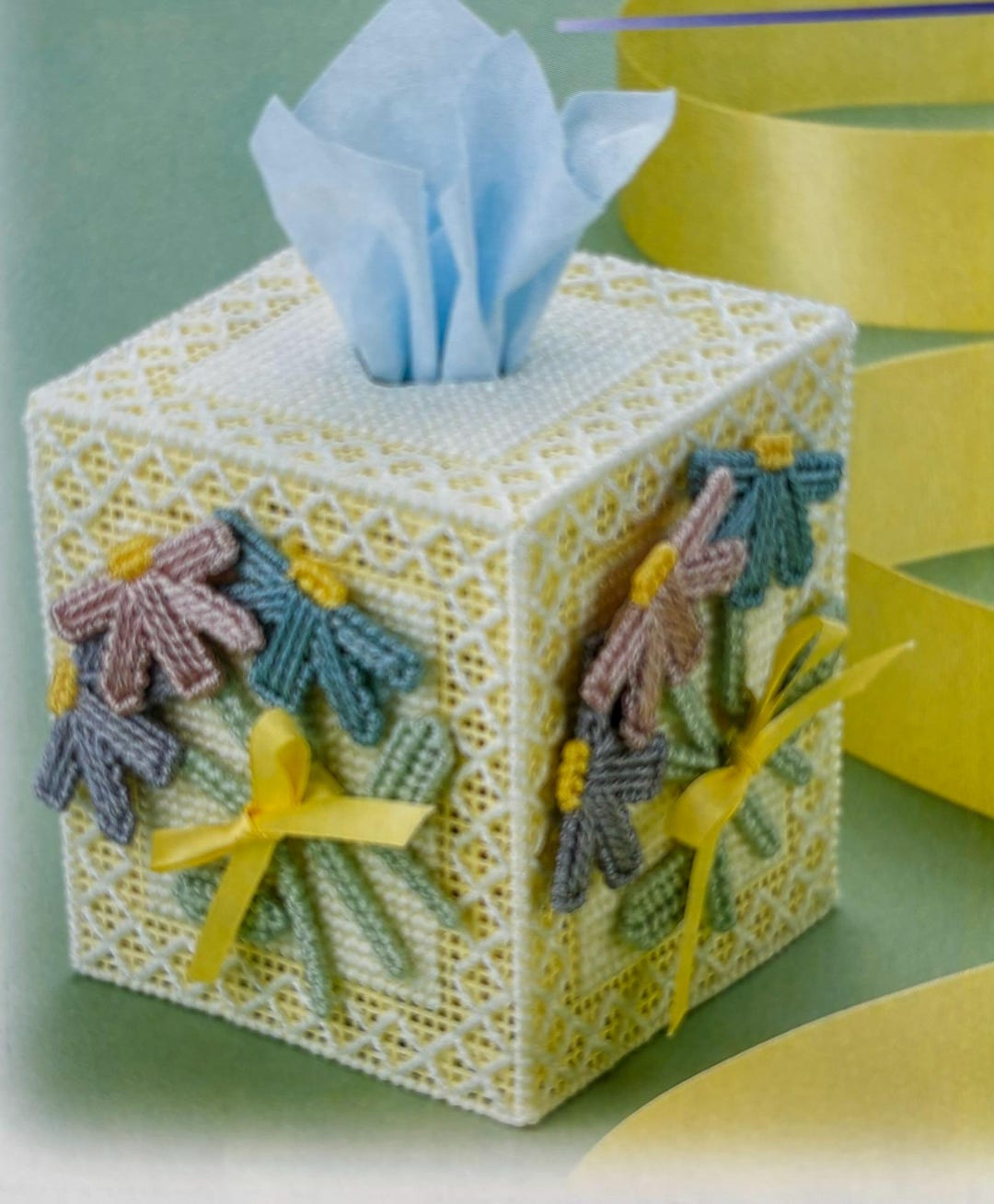 Plastic Canvas Pattern in 7 Count Pretty Painted Daisies Boutique ...