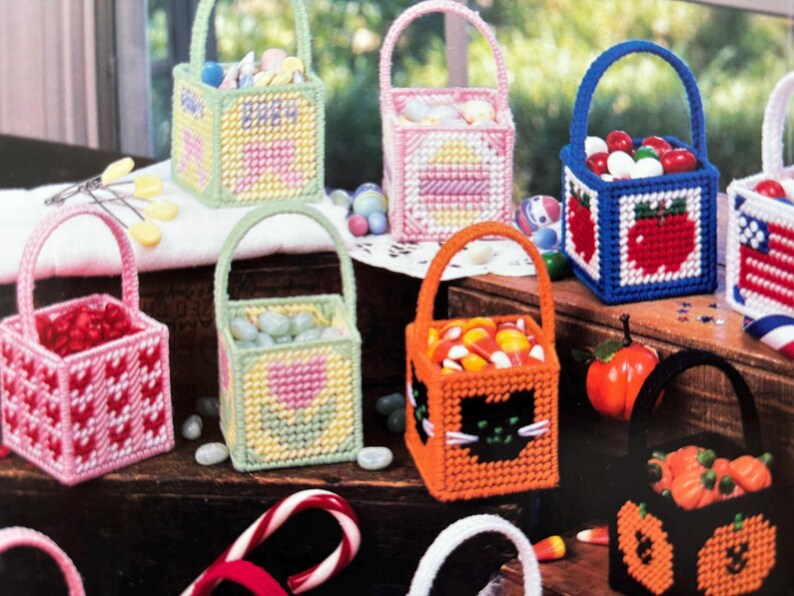 Plastic Canvas Pattern in 7 Count Special Occasions Mini Baskets Fall ...